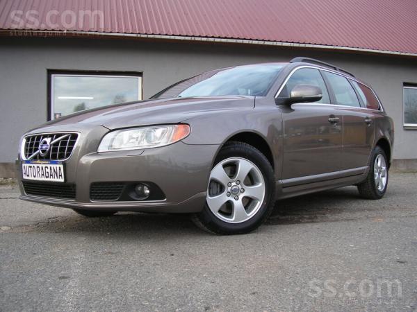 Brown Volvo V70 2012 in Riga, with an engine capacity of 2.00 L and mileage of 0 thousand km for 7650 €, photo 9 on AUTOMOTO.COM.LV
