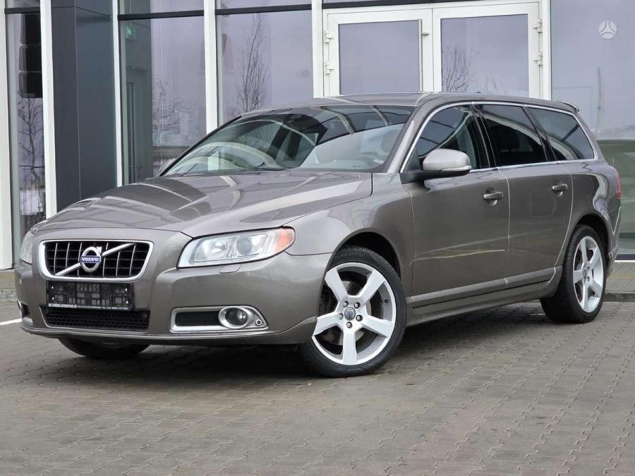 Brown Volvo V70 2012 in Vilnius, with an engine capacity of 1.98 L and mileage of 276 thousand km for 7500 €, photo 3 on AUTOMOTO.COM.LV