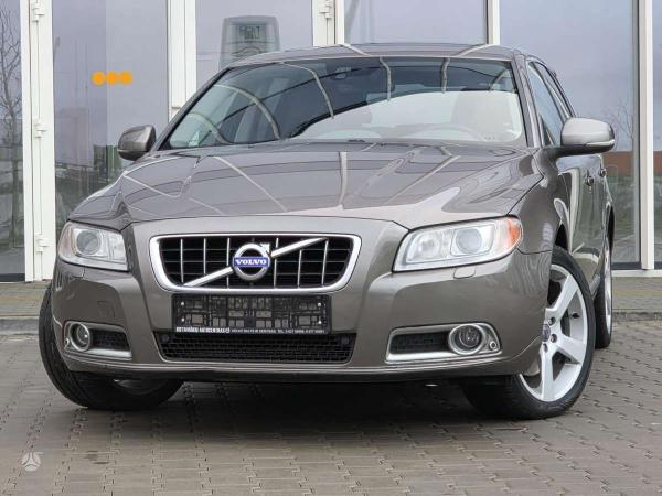 Brown Volvo V70 2012 in Vilnius, with an engine capacity of 1.98 L and mileage of 276 thousand km for 7500 €, photo 4 on AUTOMOTO.COM.LV