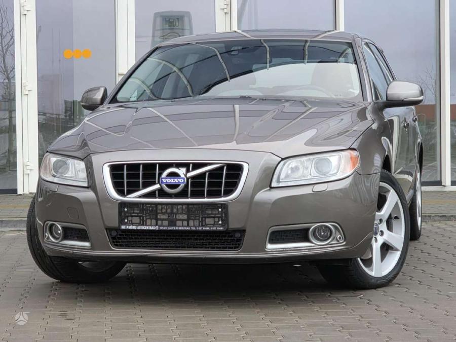 Brown Volvo V70 2012 in Vilnius, with an engine capacity of 1.98 L and mileage of 276 thousand km for 7500 €, photo 4 on AUTOMOTO.COM.LV