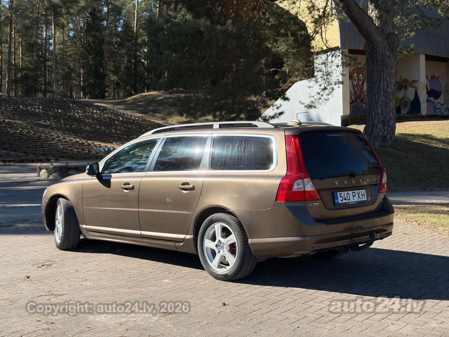 Brūns Volvo V70 2012 Elva, ar dzinēja tilpumu 2.00 L un nobraukumu 299 tūkst. km par 6500 €, foto 3 vietnē AUTOMOTO.COM.LV