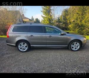 Brūns Volvo V70 2012 Bauska, ar dzinēja tilpumu 2.00 L un nobraukumu 320 tūkst. km par 6299 €, foto 9 vietnē AUTOMOTO.COM.LV