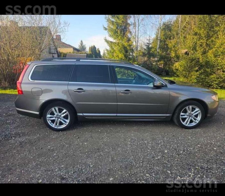 Brūns Volvo V70 2012 Bauska, ar dzinēja tilpumu 2.00 L un nobraukumu 320 tūkst. km par 6299 €, foto 9 vietnē AUTOMOTO.COM.LV