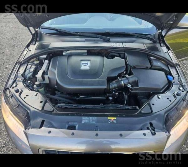 Brown Volvo V70 2012 in Bauska, with an engine capacity of 2.00 L and mileage of 320 thousand km for 6299 €, photo 10 on AUTOMOTO.COM.LV