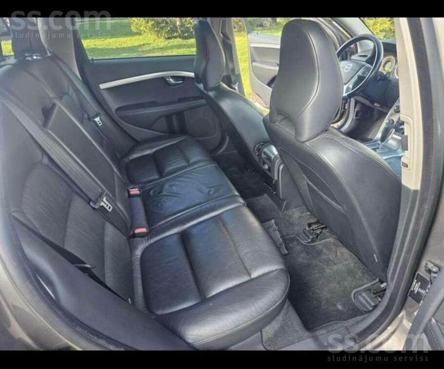Brūns Volvo V70 2012 Bauska, ar dzinēja tilpumu 2.00 L un nobraukumu 320 tūkst. km par 6299 €, foto 13 vietnē AUTOMOTO.COM.LV