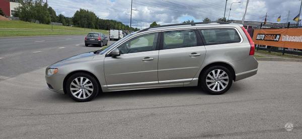 Brown Volvo V70 2012 in Kaunas, with an engine capacity of 1.98 L and mileage of 300 thousand km for 5650 €, photo 2 on AUTOMOTO.COM.LV