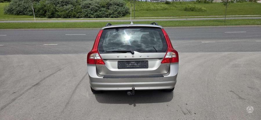 Brūns Volvo V70 2012 Kauņa, ar dzinēja tilpumu 1.98 L un nobraukumu 300 tūkst. km par 5650 €, foto 5 vietnē AUTOMOTO.COM.LV