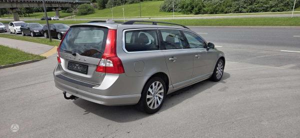 Brown Volvo V70 2012 in Kaunas, with an engine capacity of 1.98 L and mileage of 300 thousand km for 5650 €, photo 5 on AUTOMOTO.COM.LV