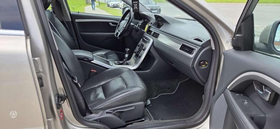 Brūns Volvo V70 2012 Kauņa, ar dzinēja tilpumu 1.98 L un nobraukumu 300 tūkst. km par 5650 €, foto 13 vietnē AUTOMOTO.COM.LV