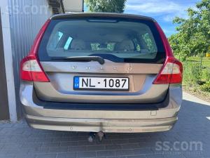 Brown Volvo V70 2012 in Kuldiga, with an engine capacity of 2.00 L and mileage of 290 thousand km for 4300 €, photo 7 on AUTOMOTO.COM.LV