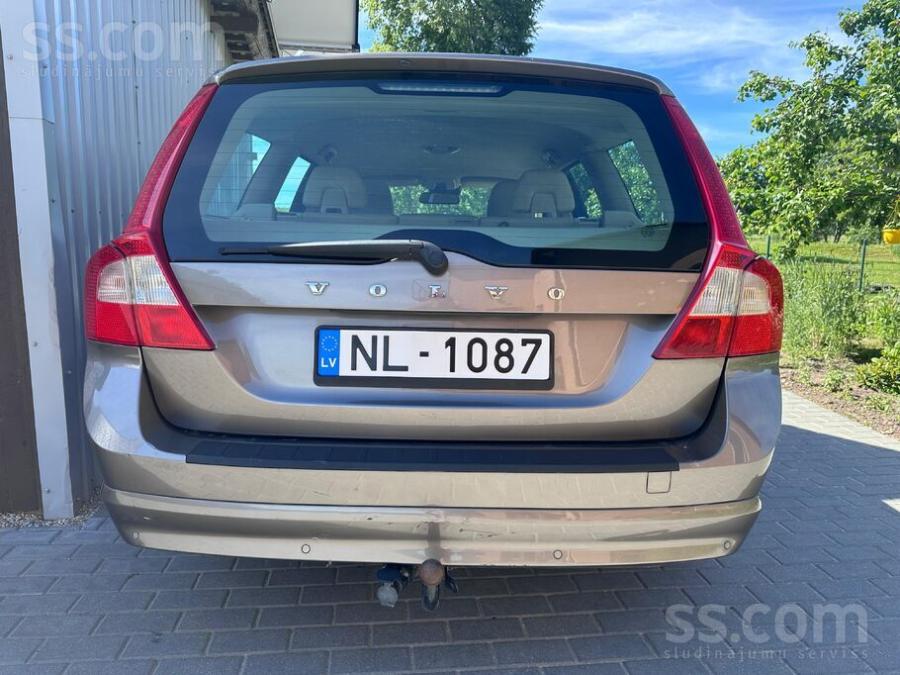 Brown Volvo V70 2012 in Kuldiga, with an engine capacity of 2.00 L and mileage of 290 thousand km for 4300 €, photo 7 on AUTOMOTO.COM.LV