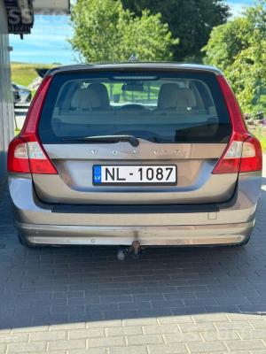 Brown Volvo V70 2012 in Kuldiga, with an engine capacity of 2.00 L and mileage of 290 thousand km for 4300 €, photo 9 on AUTOMOTO.COM.LV