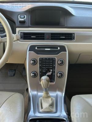 Brown Volvo V70 2012 in Kuldiga, with an engine capacity of 2.00 L and mileage of 290 thousand km for 4300 €, photo 13 on AUTOMOTO.COM.LV