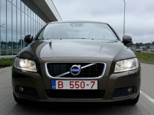 Brūns Volvo V70 2012 Rēzekne, ar dzinēja tilpumu 2.00 L un nobraukumu 260 tūkst. km par 6990 €, foto  vietnē AUTOMOTO.COM.LV