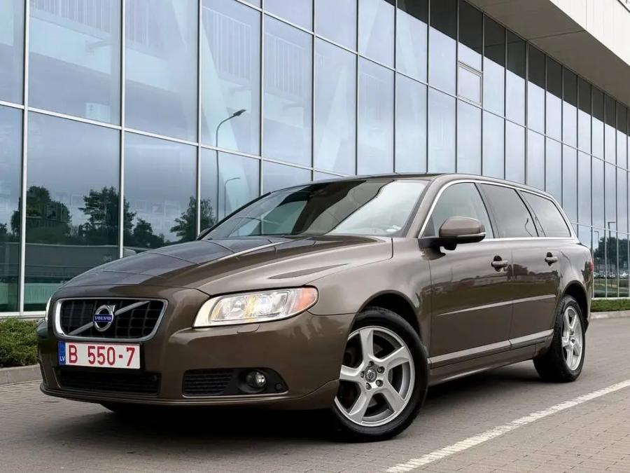 Brūns Volvo V70 2012 Rēzekne, ar dzinēja tilpumu 2.00 L un nobraukumu 260 tūkst. km par 6990 €, foto 3 vietnē AUTOMOTO.COM.LV