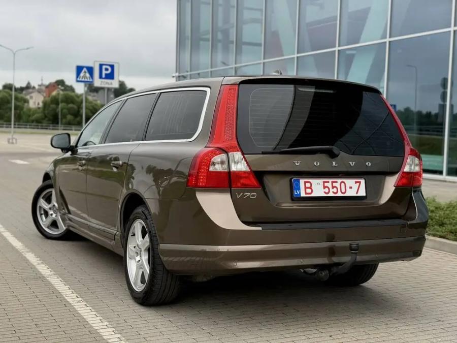 Brūns Volvo V70 2012 Rēzekne, ar dzinēja tilpumu 2.00 L un nobraukumu 260 tūkst. km par 6990 €, foto 6 vietnē AUTOMOTO.COM.LV