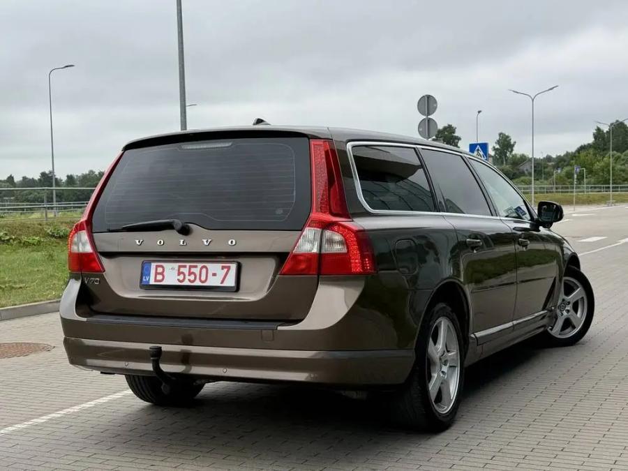 Brūns Volvo V70 2012 Rēzekne, ar dzinēja tilpumu 2.00 L un nobraukumu 260 tūkst. km par 6990 €, foto 7 vietnē AUTOMOTO.COM.LV