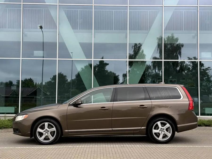 Brūns Volvo V70 2012 Rēzekne, ar dzinēja tilpumu 2.00 L un nobraukumu 260 tūkst. km par 6990 €, foto 8 vietnē AUTOMOTO.COM.LV