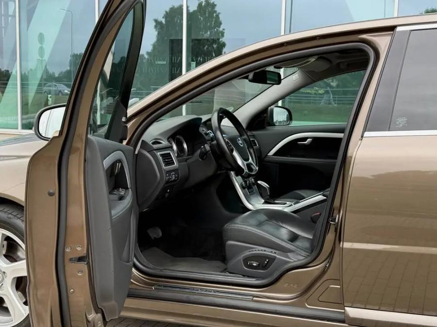 Brūns Volvo V70 2012 Rēzekne, ar dzinēja tilpumu 2.00 L un nobraukumu 260 tūkst. km par 6990 €, foto 9 vietnē AUTOMOTO.COM.LV
