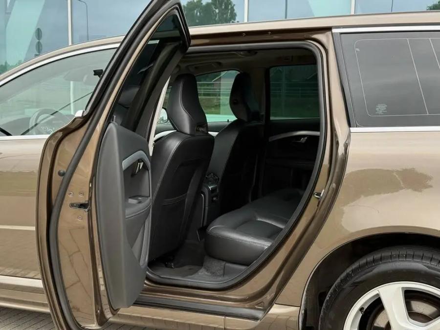 Brūns Volvo V70 2012 Rēzekne, ar dzinēja tilpumu 2.00 L un nobraukumu 260 tūkst. km par 6990 €, foto 10 vietnē AUTOMOTO.COM.LV