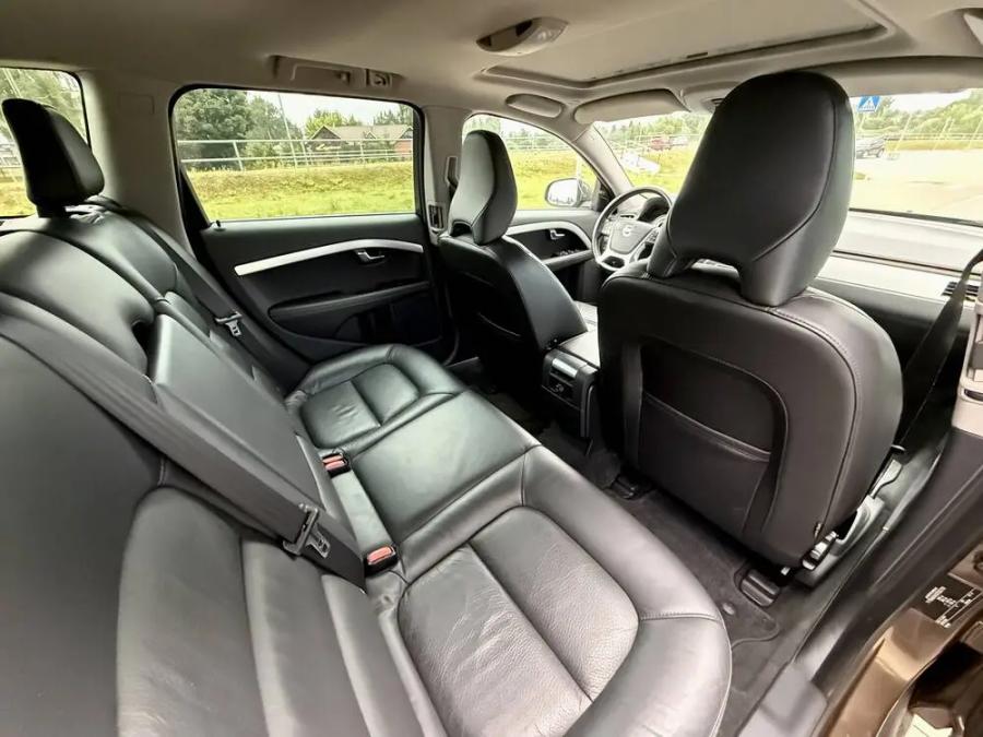 Brūns Volvo V70 2012 Rēzekne, ar dzinēja tilpumu 2.00 L un nobraukumu 260 tūkst. km par 6990 €, foto 18 vietnē AUTOMOTO.COM.LV
