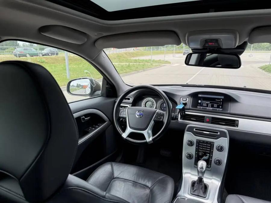 Brūns Volvo V70 2012 Rēzekne, ar dzinēja tilpumu 2.00 L un nobraukumu 260 tūkst. km par 6990 €, foto 20 vietnē AUTOMOTO.COM.LV
