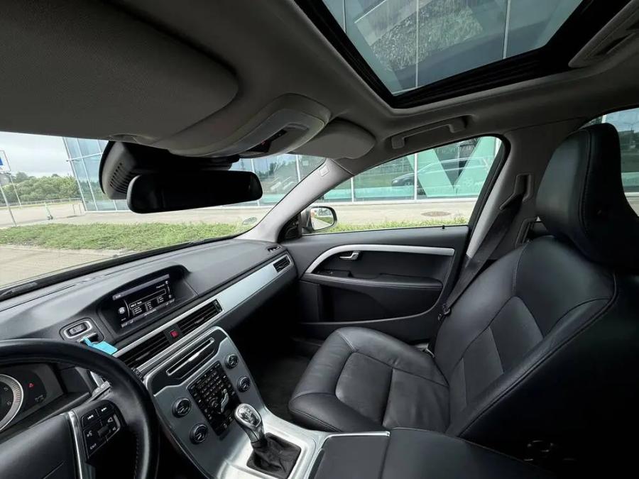 Brūns Volvo V70 2012 Rēzekne, ar dzinēja tilpumu 2.00 L un nobraukumu 260 tūkst. km par 6990 €, foto 21 vietnē AUTOMOTO.COM.LV