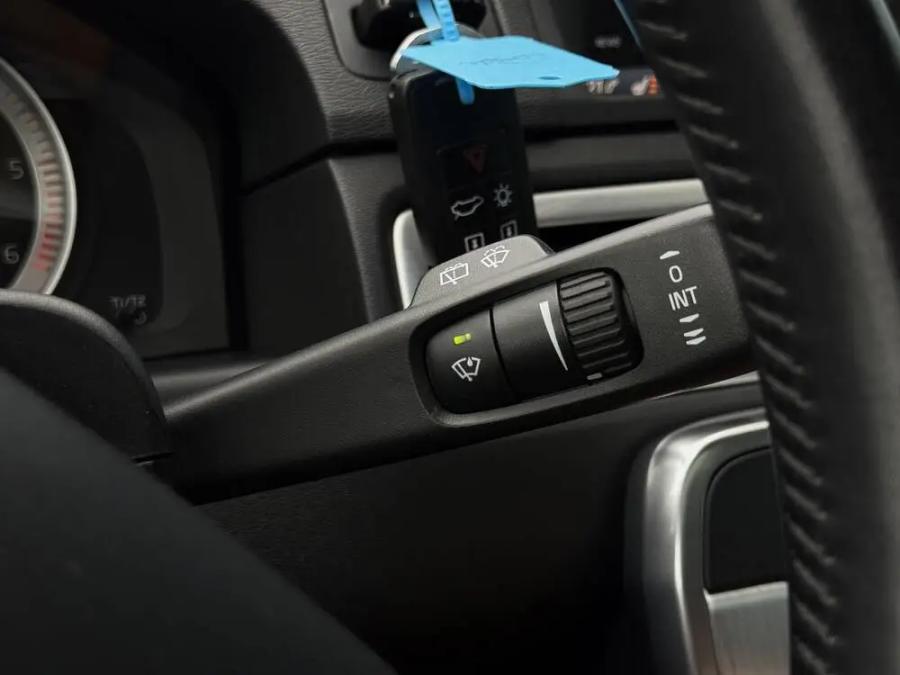 Brūns Volvo V70 2012 Rēzekne, ar dzinēja tilpumu 2.00 L un nobraukumu 260 tūkst. km par 6990 €, foto 25 vietnē AUTOMOTO.COM.LV