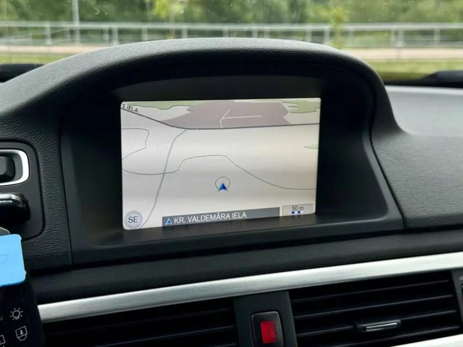 Brūns Volvo V70 2012 Rēzekne, ar dzinēja tilpumu 2.00 L un nobraukumu 260 tūkst. km par 6990 €, foto 30 vietnē AUTOMOTO.COM.LV