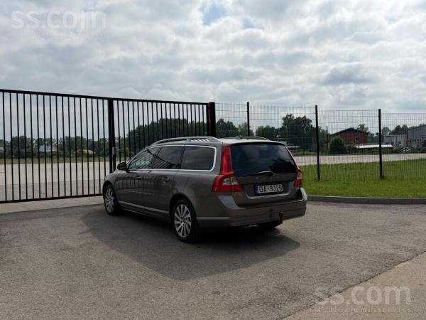Brūns Volvo V70 2012 Valmiera, ar dzinēja tilpumu 2.00 L un nobraukumu 290 tūkst. km par 7150 €, foto 5 vietnē AUTOMOTO.COM.LV