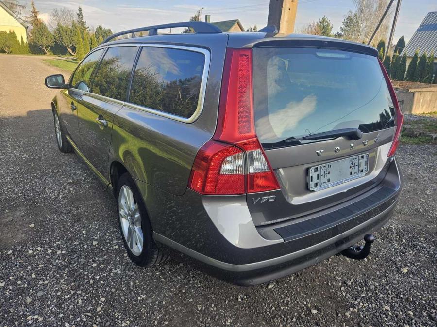 Brūns Volvo V70 2012 Pasvalys, ar dzinēja tilpumu 1.98 L un nobraukumu 320 tūkst. km par 5350 €, foto 6 vietnē AUTOMOTO.COM.LV