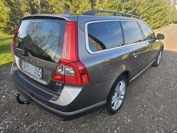 Brown Volvo V70 2012 in Pasvalys, with an engine capacity of 1.98 L and mileage of 320 thousand km for 5350 €, photo 7 on AUTOMOTO.COM.LV