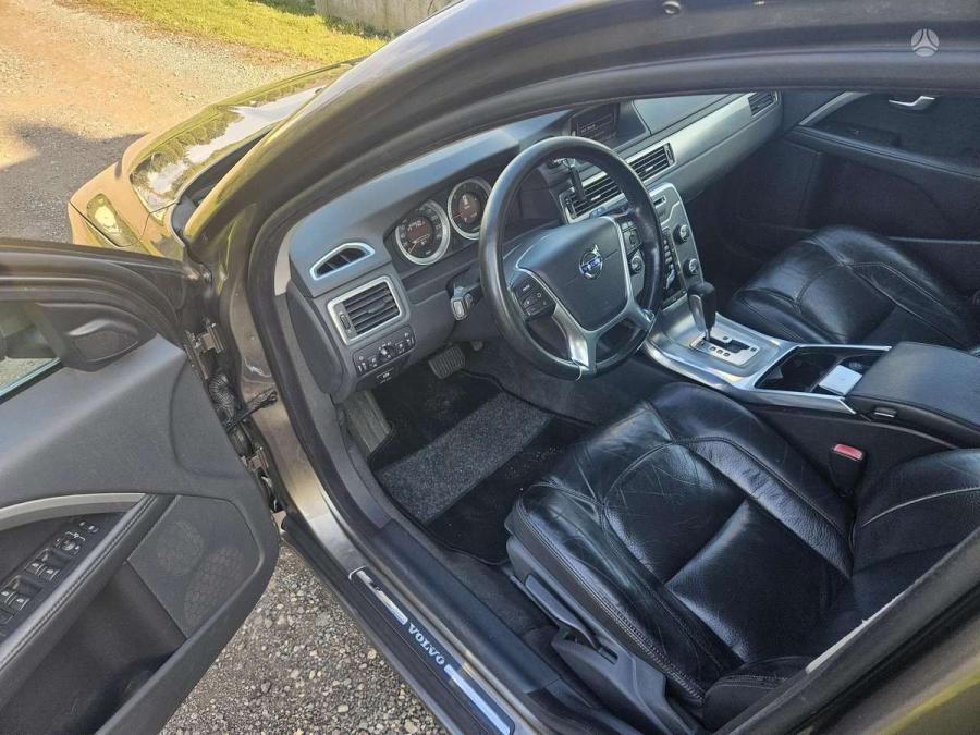 Brūns Volvo V70 2012 Pasvalys, ar dzinēja tilpumu 1.98 L un nobraukumu 320 tūkst. km par 5350 €, foto 11 vietnē AUTOMOTO.COM.LV