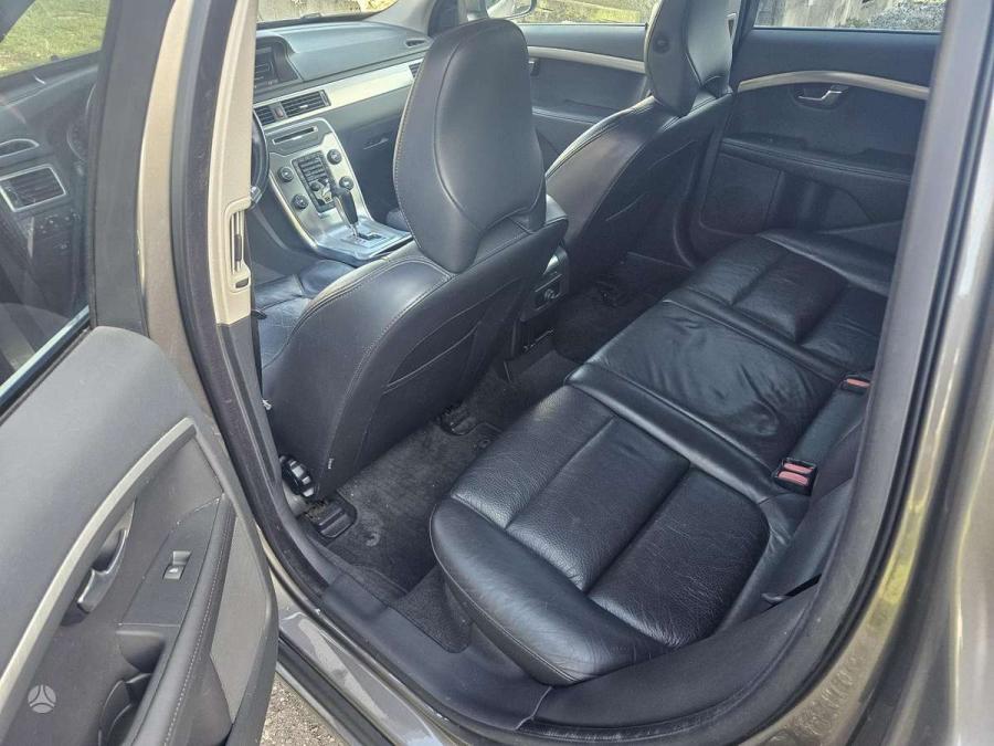 Brūns Volvo V70 2012 Pasvalys, ar dzinēja tilpumu 1.98 L un nobraukumu 320 tūkst. km par 5350 €, foto 12 vietnē AUTOMOTO.COM.LV