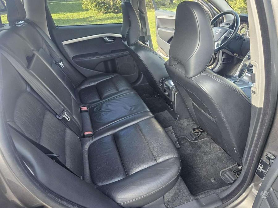 Brūns Volvo V70 2012 Pasvalys, ar dzinēja tilpumu 1.98 L un nobraukumu 320 tūkst. km par 5350 €, foto 13 vietnē AUTOMOTO.COM.LV