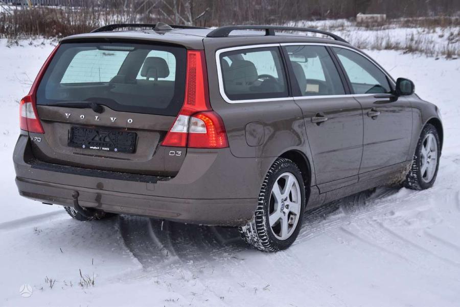 Brūns Volvo V70 2013 Viļņa, ar dzinēja tilpumu 1.98 L un nobraukumu 278 tūkst. km par 6300 €, foto 7 vietnē AUTOMOTO.COM.LV
