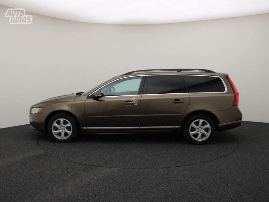 Brown Volvo V70 2013 in Vilnius, with an engine capacity of 2.00 L and mileage of 276 thousand km for 6999 €, photo 6 on AUTOMOTO.COM.LV