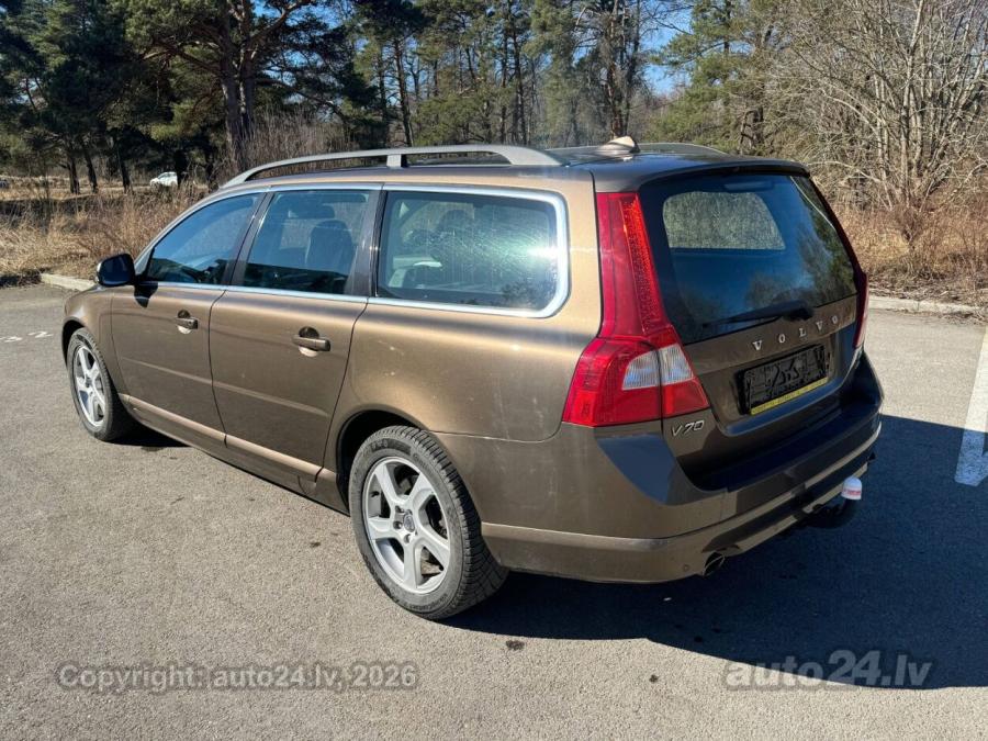 Brown Volvo V70 2013 in Tallinn, with an engine capacity of 2.40 L and mileage of 178 thousand km for 9500 €, photo 4 on AUTOMOTO.COM.LV
