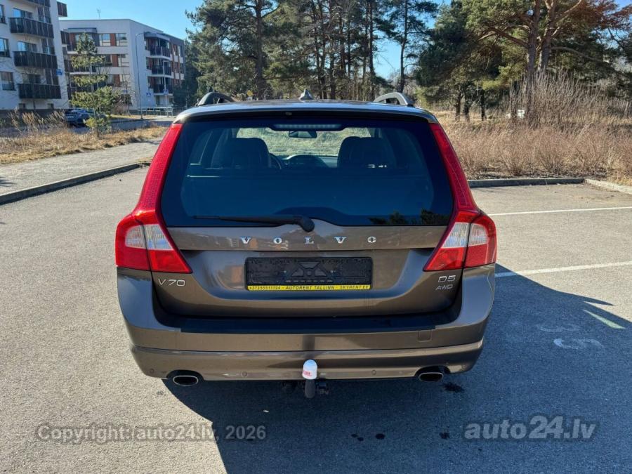 Brown Volvo V70 2013 in Tallinn, with an engine capacity of 2.40 L and mileage of 178 thousand km for 9500 €, photo 5 on AUTOMOTO.COM.LV