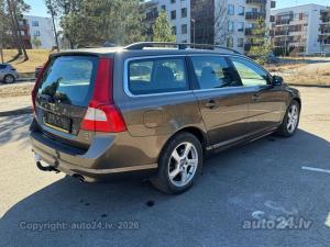 Brown Volvo V70 2013 in Tallinn, with an engine capacity of 2.40 L and mileage of 178 thousand km for 9500 €, photo 6 on AUTOMOTO.COM.LV