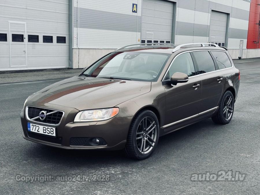 Brūns Volvo V70 2013 Tallina, ar dzinēja tilpumu 2.40 L un nobraukumu 266 tūkst. km par 8400 €, foto 1 vietnē AUTOMOTO.COM.LV