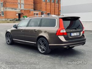 Brūns Volvo V70 2013 Tallina, ar dzinēja tilpumu 2.40 L un nobraukumu 266 tūkst. km par 8400 €, foto 4 vietnē AUTOMOTO.COM.LV