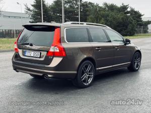 Brūns Volvo V70 2013 Tallina, ar dzinēja tilpumu 2.40 L un nobraukumu 266 tūkst. km par 8400 €, foto 5 vietnē AUTOMOTO.COM.LV