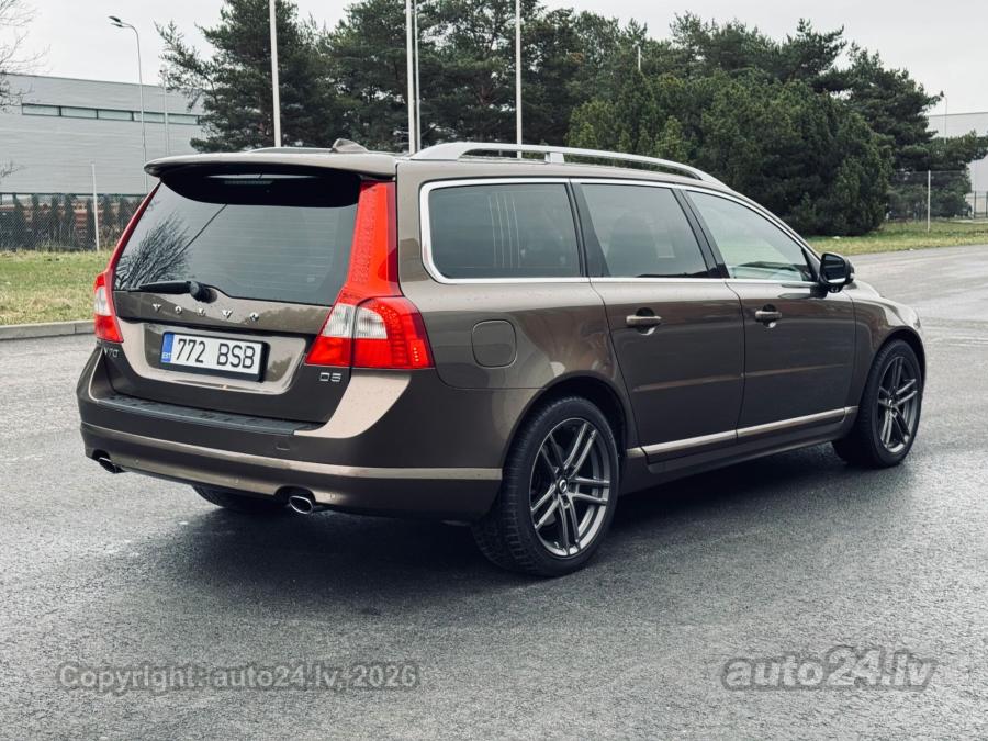 Brūns Volvo V70 2013 Tallina, ar dzinēja tilpumu 2.40 L un nobraukumu 266 tūkst. km par 8400 €, foto 5 vietnē AUTOMOTO.COM.LV