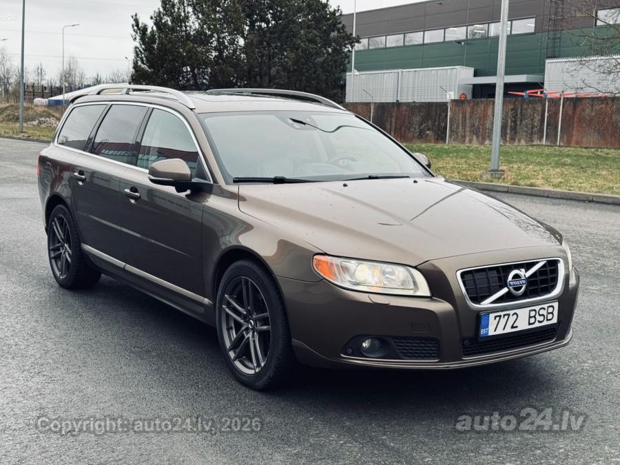 Brūns Volvo V70 2013 Tallina, ar dzinēja tilpumu 2.40 L un nobraukumu 266 tūkst. km par 8400 €, foto 7 vietnē AUTOMOTO.COM.LV