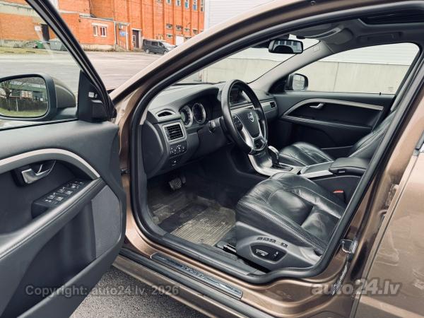 Brūns Volvo V70 2013 Tallina, ar dzinēja tilpumu 2.40 L un nobraukumu 266 tūkst. km par 8400 €, foto 7 vietnē AUTOMOTO.COM.LV