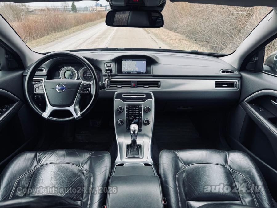 Brūns Volvo V70 2013 Tallina, ar dzinēja tilpumu 2.40 L un nobraukumu 266 tūkst. km par 8400 €, foto 16 vietnē AUTOMOTO.COM.LV