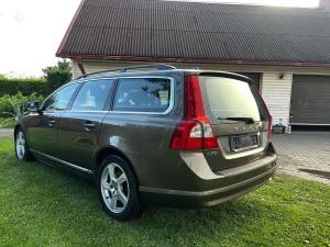 Brown Volvo V70 2013 in Ukmerge, with an engine capacity of 1.56 L and mileage of 249 thousand km for 5950 €, photo 6 on AUTOMOTO.COM.LV