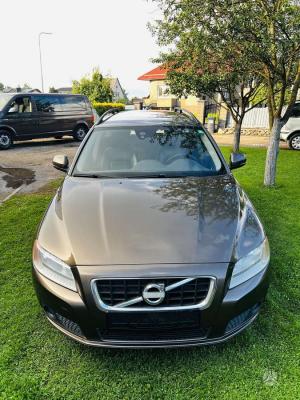 Brown Volvo V70 2013 in Ukmerge, with an engine capacity of 1.56 L and mileage of 249 thousand km for 5950 €, photo 9 on AUTOMOTO.COM.LV