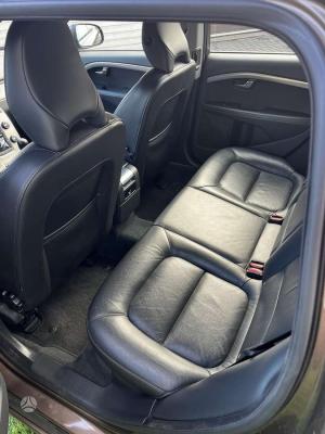 Brown Volvo V70 2013 in Ukmerge, with an engine capacity of 1.56 L and mileage of 249 thousand km for 5950 €, photo 11 on AUTOMOTO.COM.LV